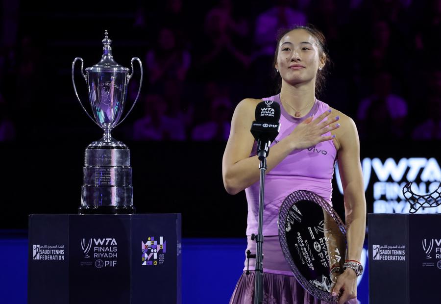 Chinese sensation Zheng misses title in WTA Finals debut | 极目新闻