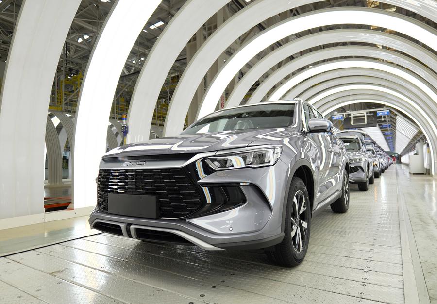 Central Chinese city of Zhengzhou emerges as key NEV hub | 极目新闻