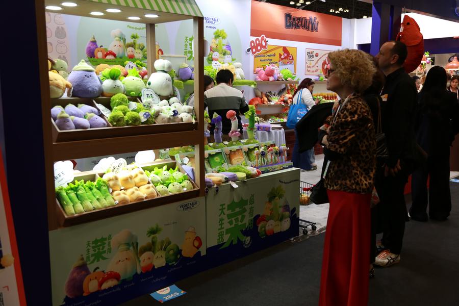 Roundup: Chinese toy brands draw attention at New York toy fair | 极目新闻