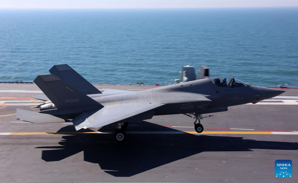 Three types of aircraft complete electromagnetic catapult-assisted ...