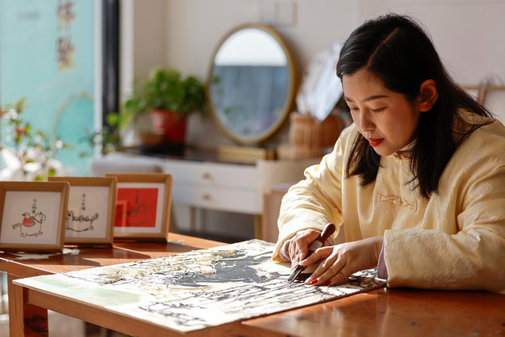 Huizhou woodblock print in E China's Anhui | 极目新闻