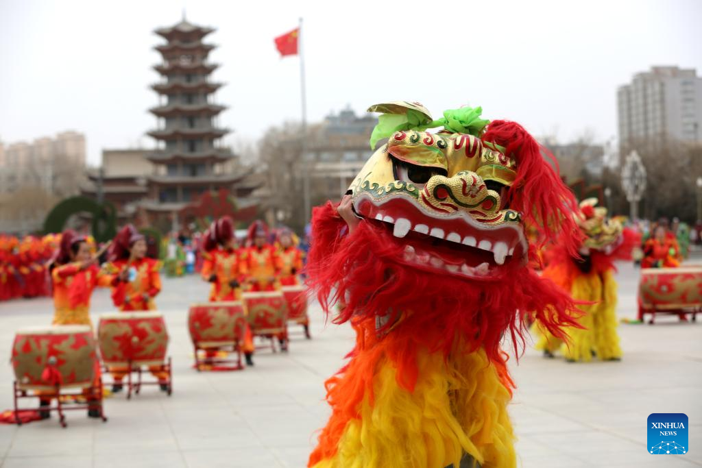 Festive events held across China to celebrate Chinese New Year | 极目新闻