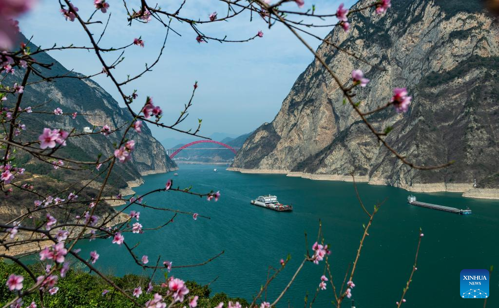 Magnificent view of Three Gorges on Yangtze River | 极目新闻