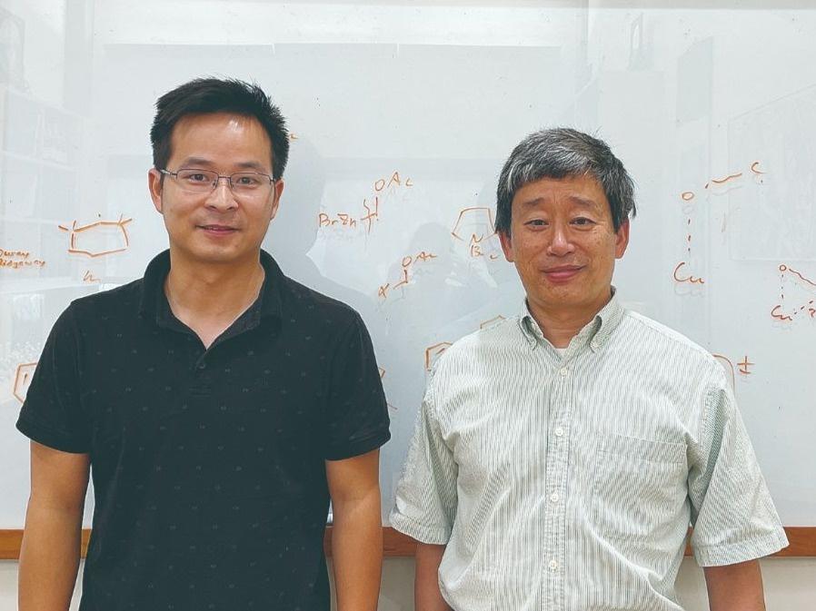 武汉大学34岁教授刚入职1年，发论文破解170年难题 | 极目新闻