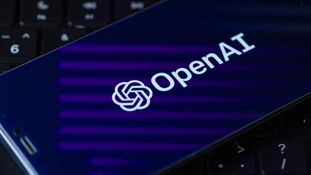 第三方机构称OpenAI月活用户近9亿，跻身全球前20大网站 | 极目新闻