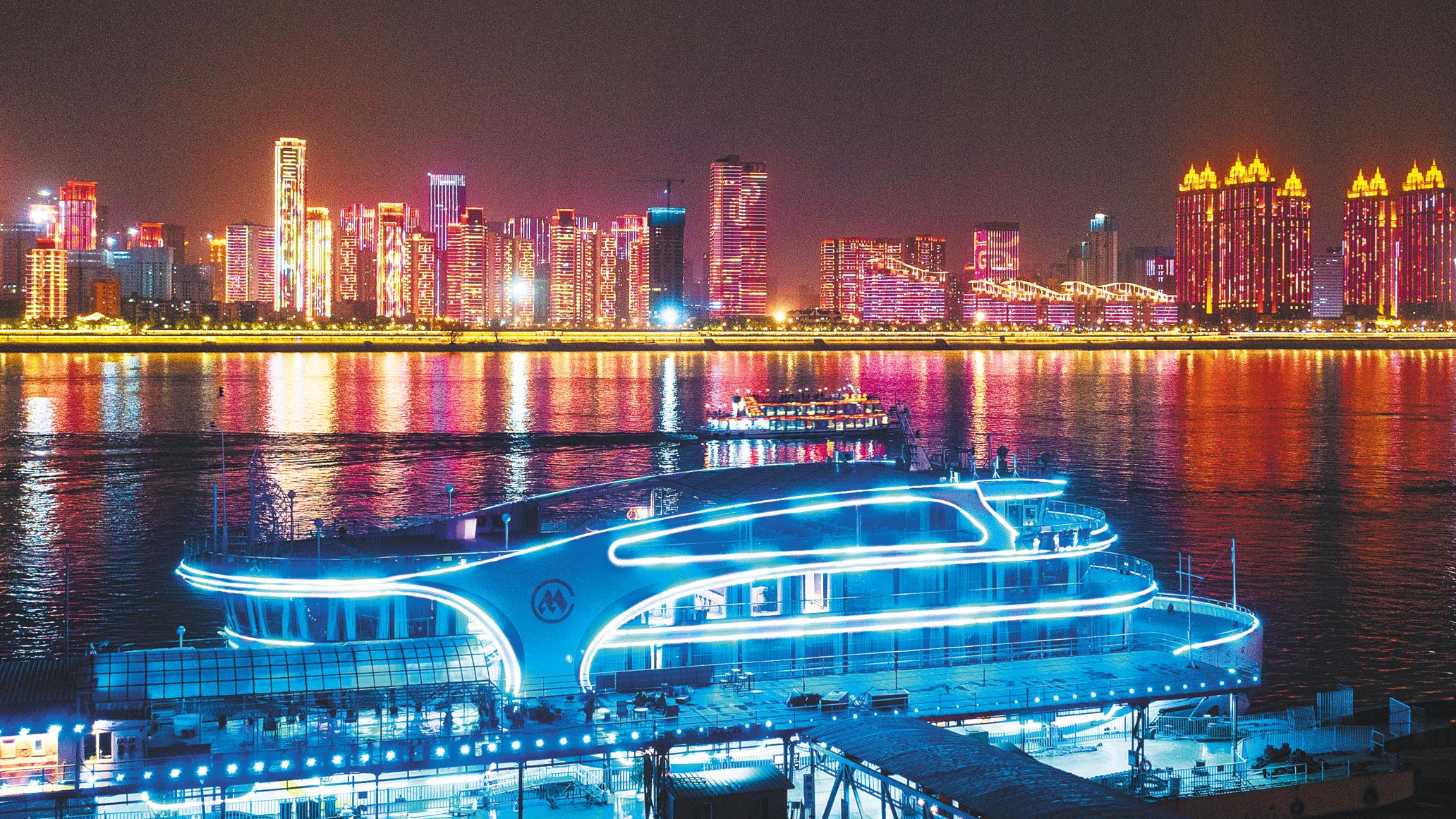 Yangtze River cruise ship to provide new Spring Festival experience for ...