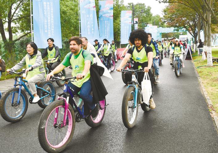 2023 Go Green Go Cycling held in Wuhan | 极目新闻