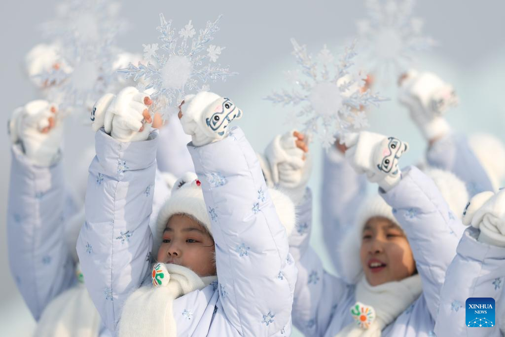 Flame for 9th Asian Winter Games lit in Harbin | 极目新闻