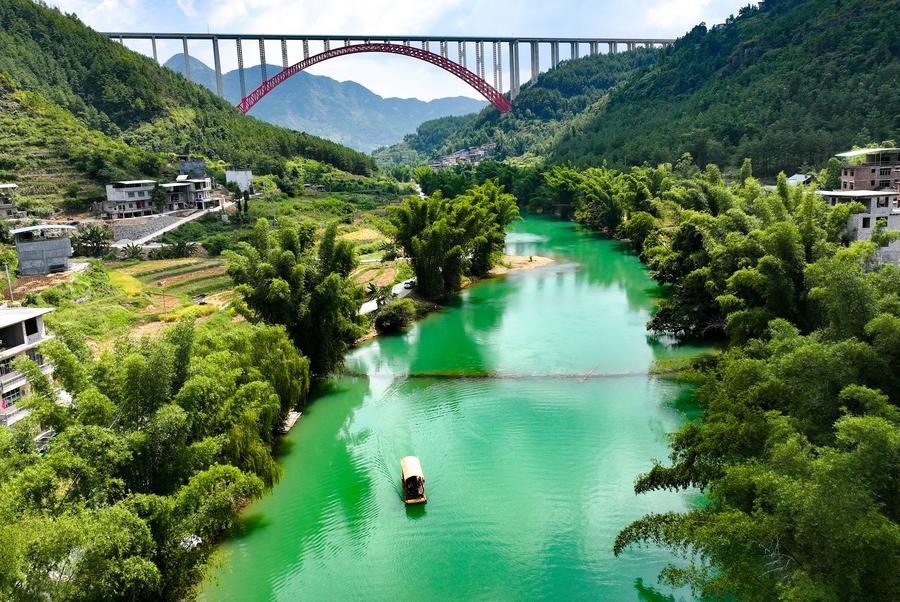 GloriousGuizhou | Bridges inject vitality into tourism sector in SW ...